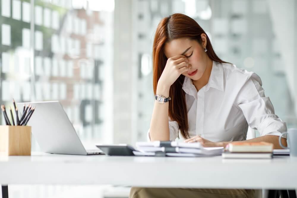 Understanding Headaches After Laser Eye Surgery: Causes and Solutions
